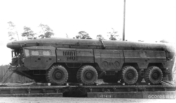 泥泞中的咆哮：《旋转轮胎：泥泞奔驰》中的苏联/俄罗斯车辆（下） | 机核 GCORES