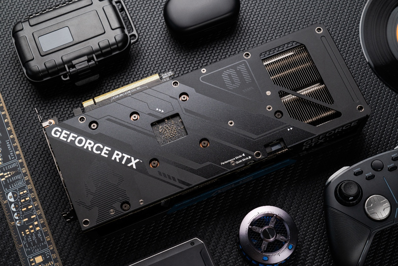 次元新锐畅玩3A 华硕巨齿鲨RTX 4060显卡测评-3楼猫