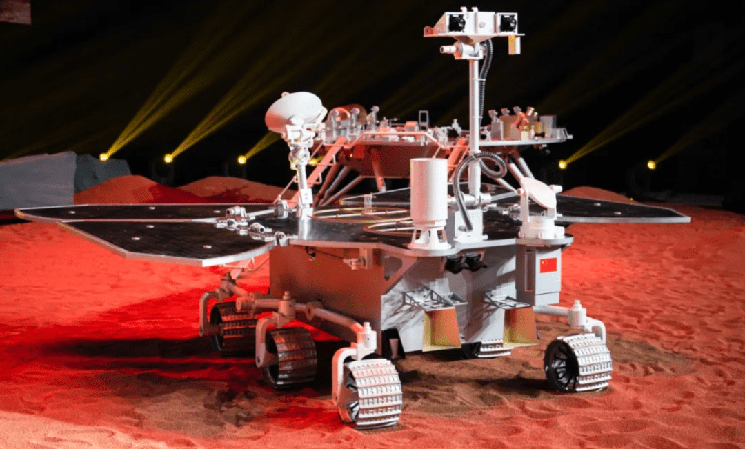“祝融号”火星车传回火星照片 | 机核 GCORES